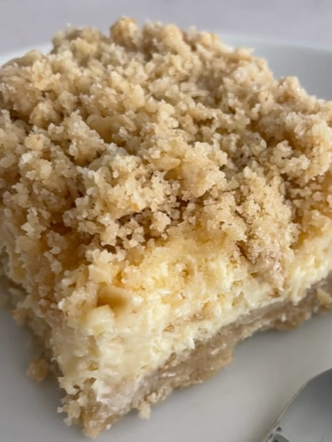 Lemon Cheesecake Crumble Bars | The Butcher's Wife